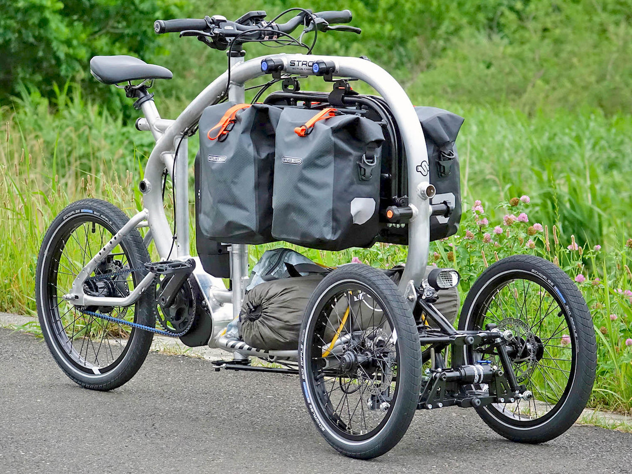 Bicycle + e-Mobility